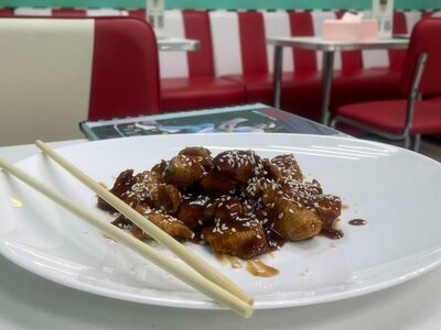 Old Buick Diner (ulitsa Karla Marksa No:10, Ishim), kafe  İşim'den