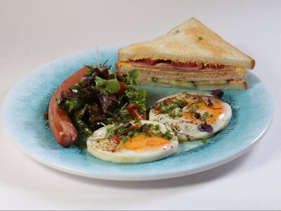 Aisha Halal (Academician Ibrohim Muminov Street No:26/3, Bukhara), kafe  Buhara'dan