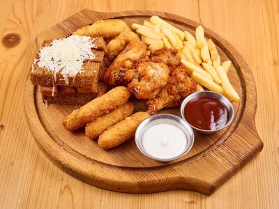 4 Сыра (Pobedy Avenue No:103, Cherepovets), kafe  Cherepovets'ten