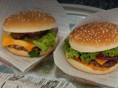 Burger (Sovetskaya ulitsa No:48), kafe  Krasnodar'dan