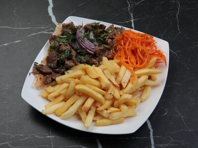 Vkusniy Vostok (ulitsa Nikitina No:2), kafe  Moskovski'den