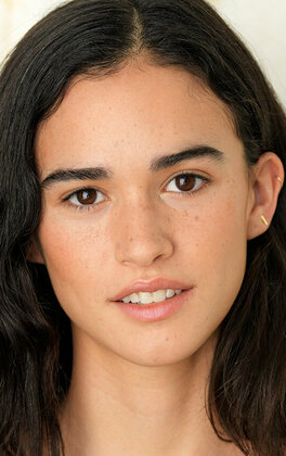 Emma Pasarow: фильмы, биография, семья, фильмография — Кинопоиск