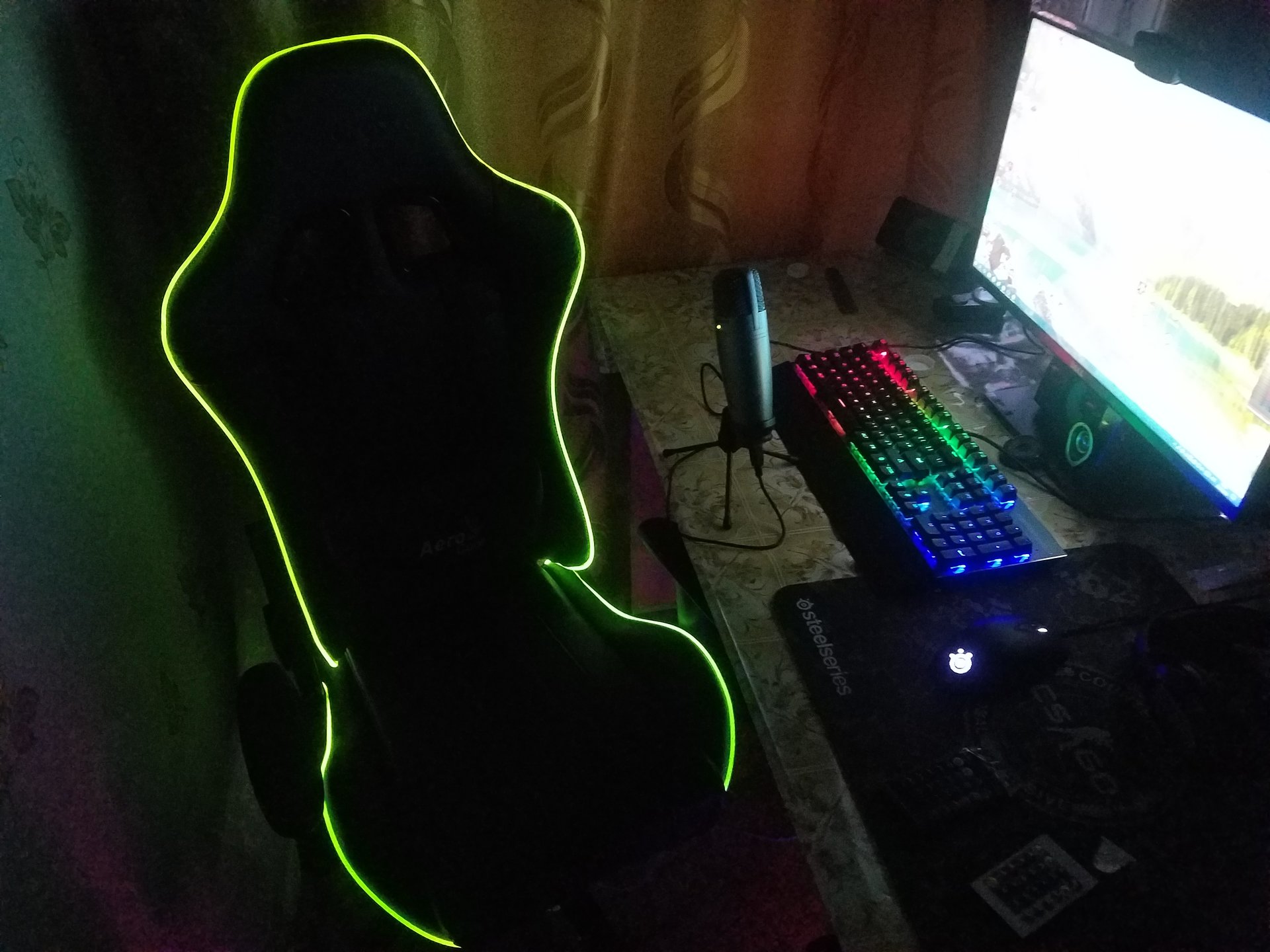 Игровое кресло с подсветкой rgb 87 фото