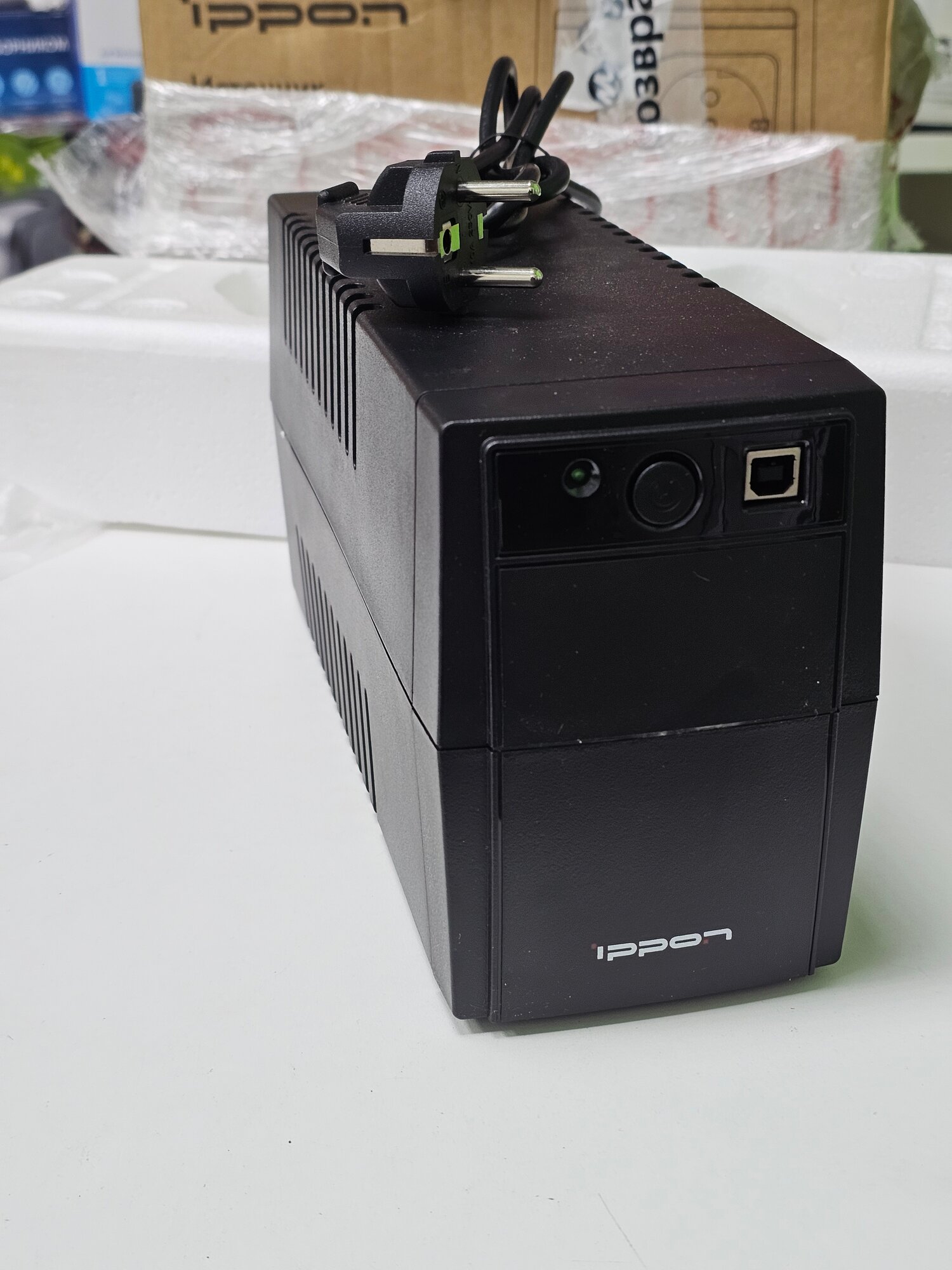 Источник бесперебойного питания Ippon Back Basic 1050S Euro 600Вт 1050ВА черный — купить в ...