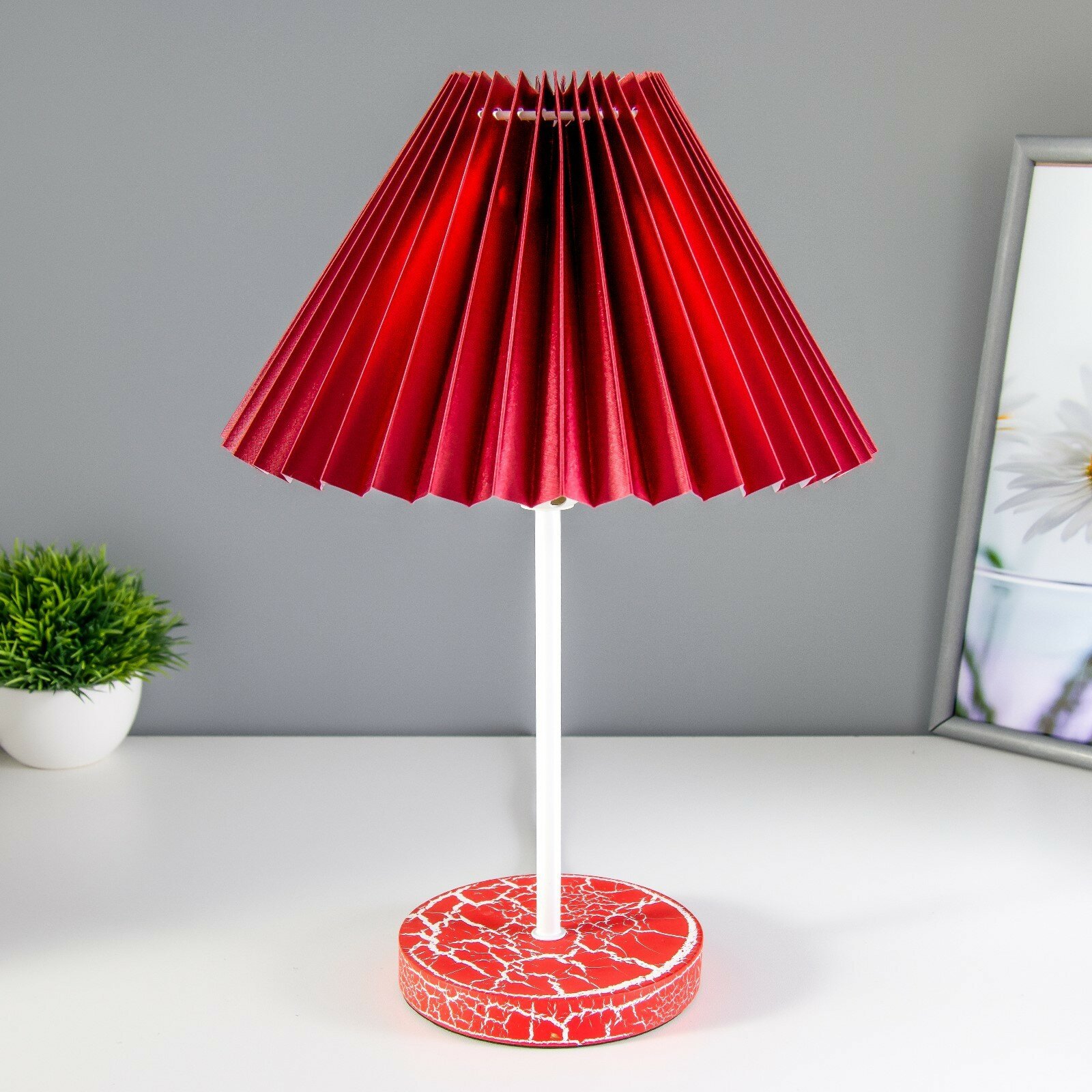 Настольная лампа «Земфира» Е27 40 Вт красный 24×24×35 см RISALUX