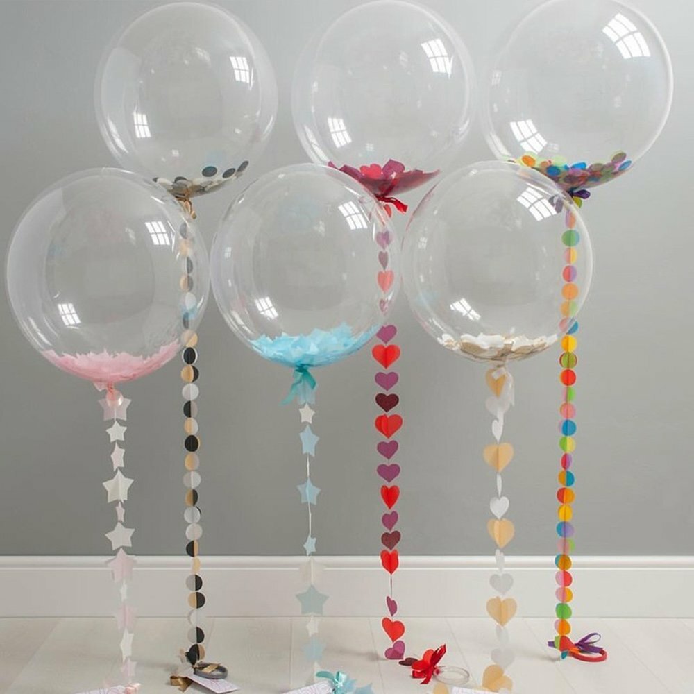 Шарик Bubble с перьями на бумажной гирлянде