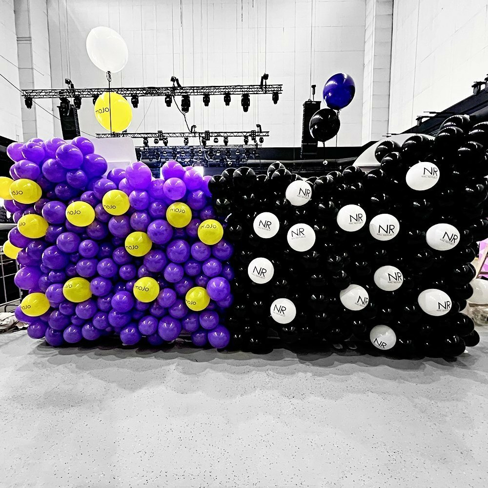 Фотозона из шаров на концерт