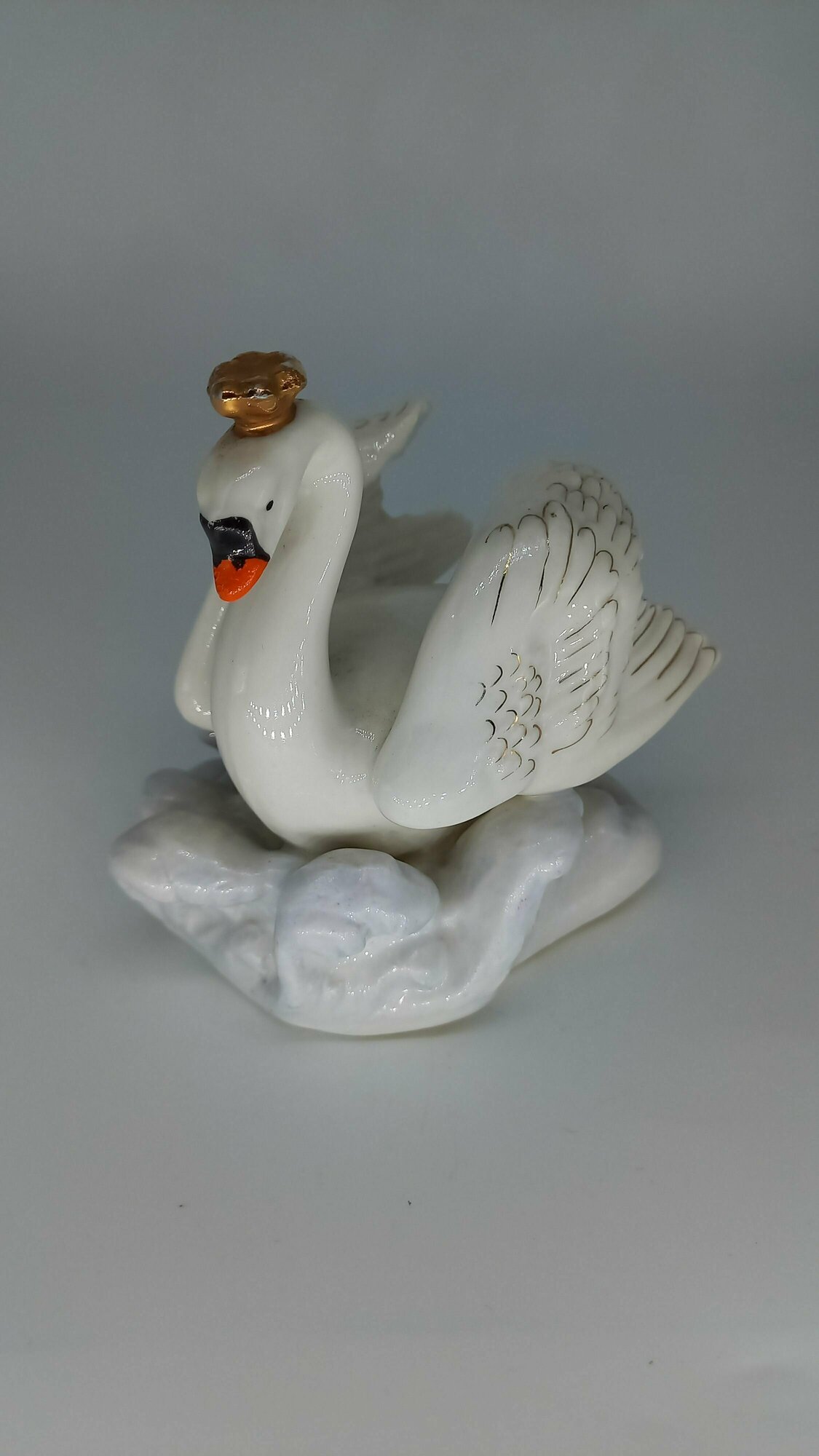 Винтажная советская интерьерная статуэтка Белый лебедь. Фарфор. СССР