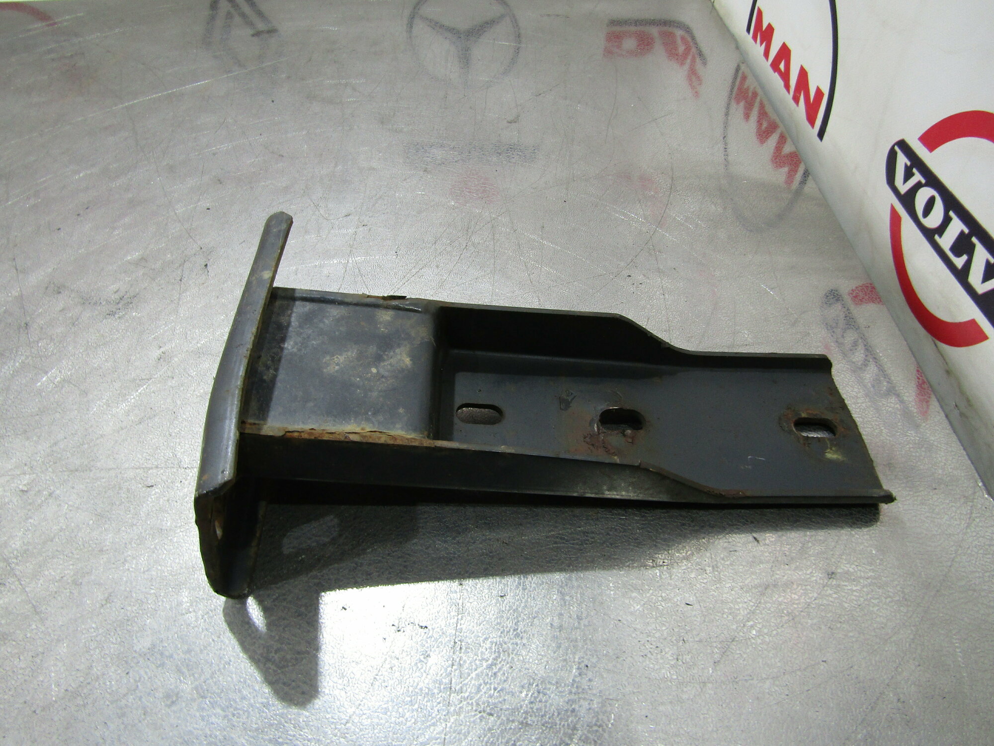 Кронштейн усилителя бампера Iveco Stralis