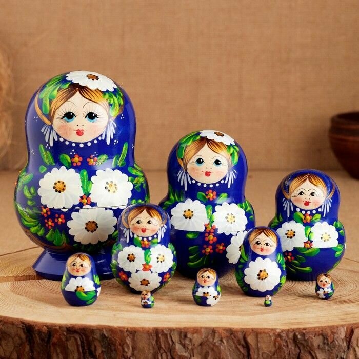 Матрёшка Белые цветы , синее платье, 10 кукольная, 12 см