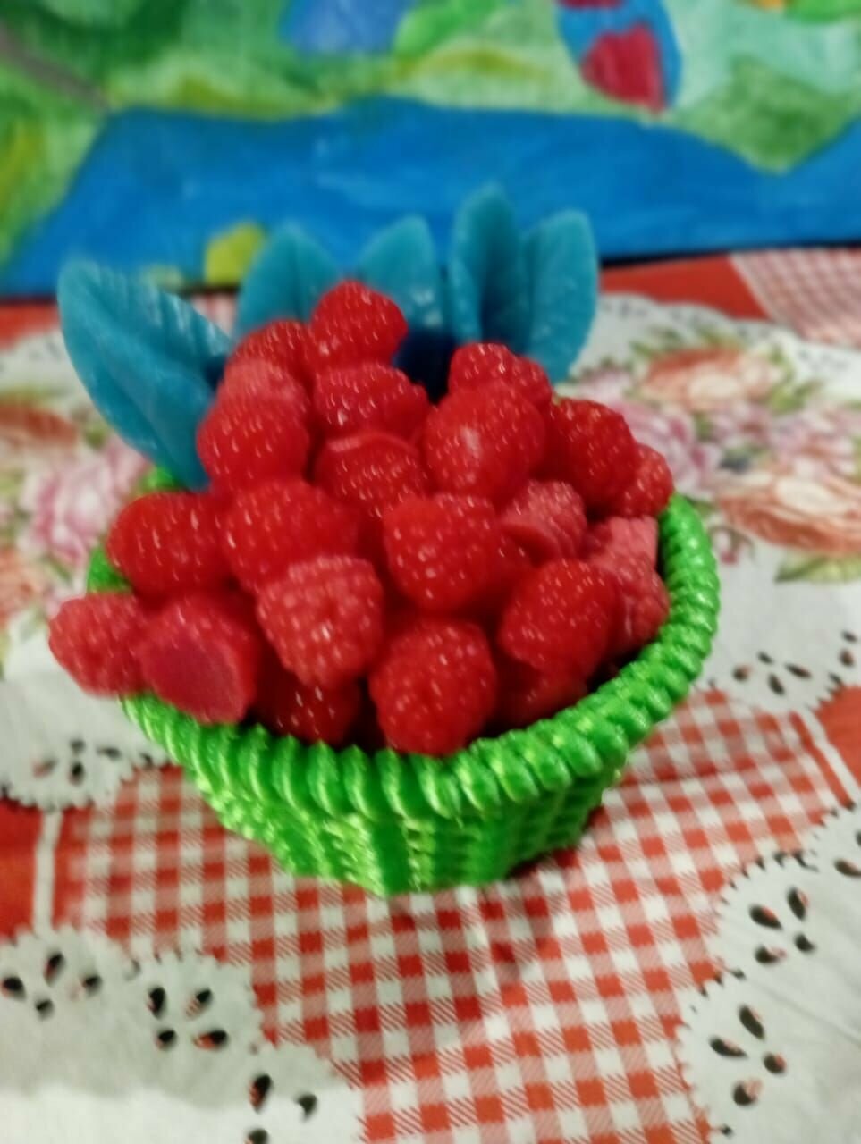 Подарочное мыло малина в корзинке