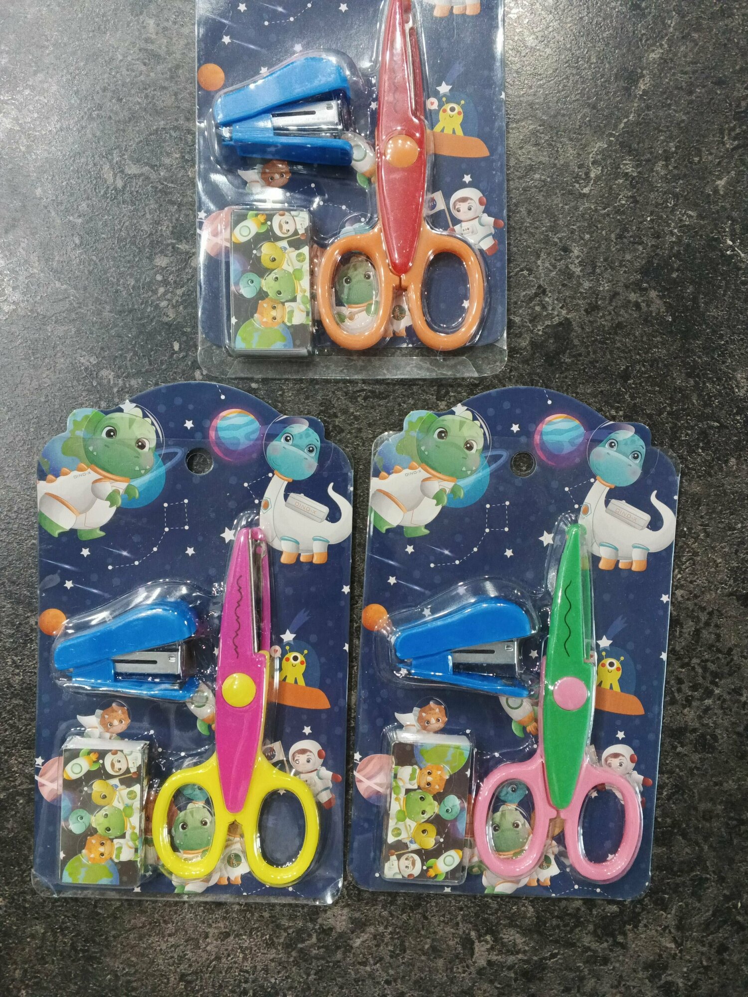 Набор ножницы фигурные+степлер+скобы