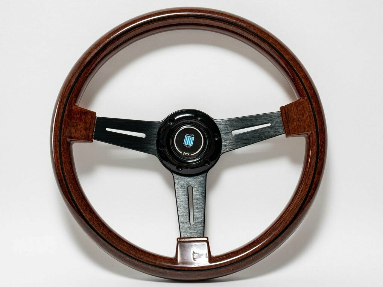 Руль NARDI деревянный, черный, без вылета.
