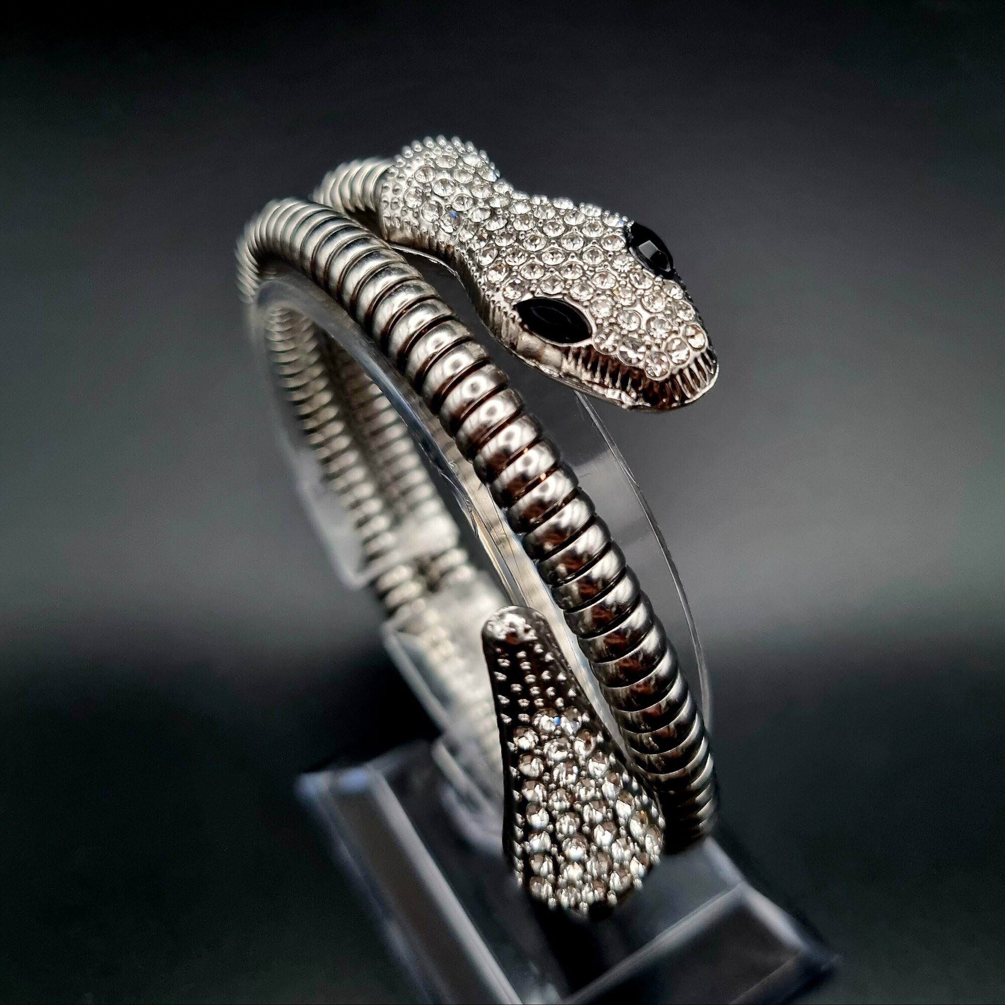 Славянский оберег, браслет, стразы, кристалл