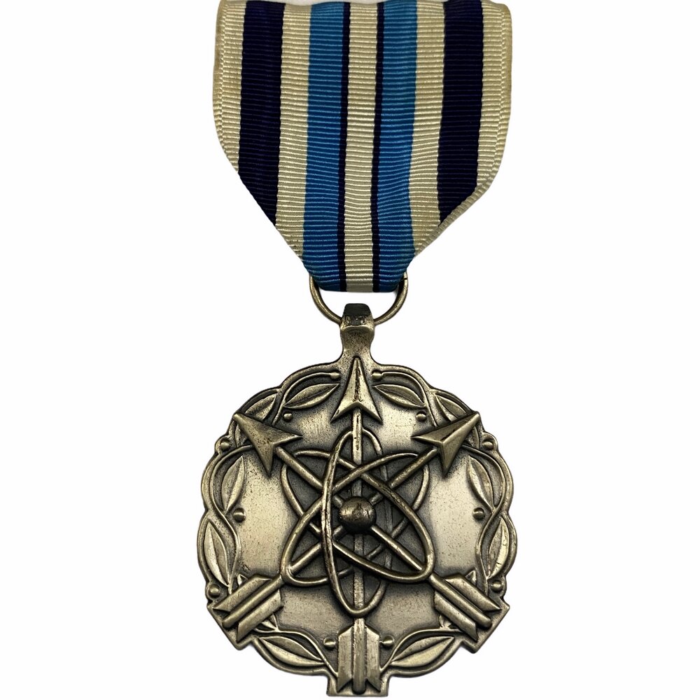 США, медаль "За превосходную службу в оборонительном ядерном агентстве. II степени"