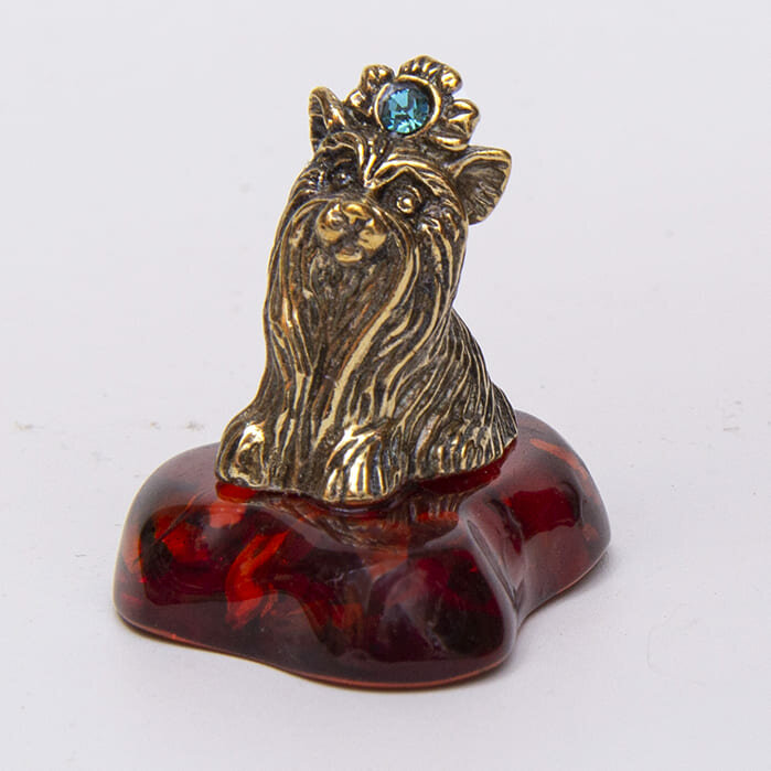 Фигурка коллекционная на натуральном янтаре Йоркширский терьер 3 см