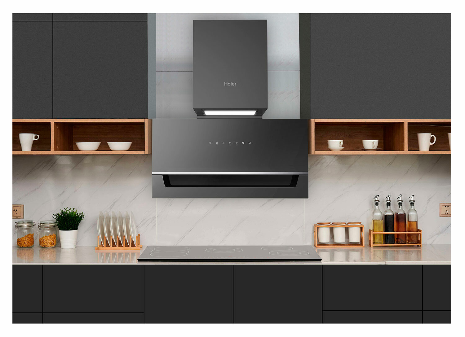 Вытяжка Haier HVX-W682CBX 296 Вт 3 режима работы, сенсорное управление, черный — фото 1