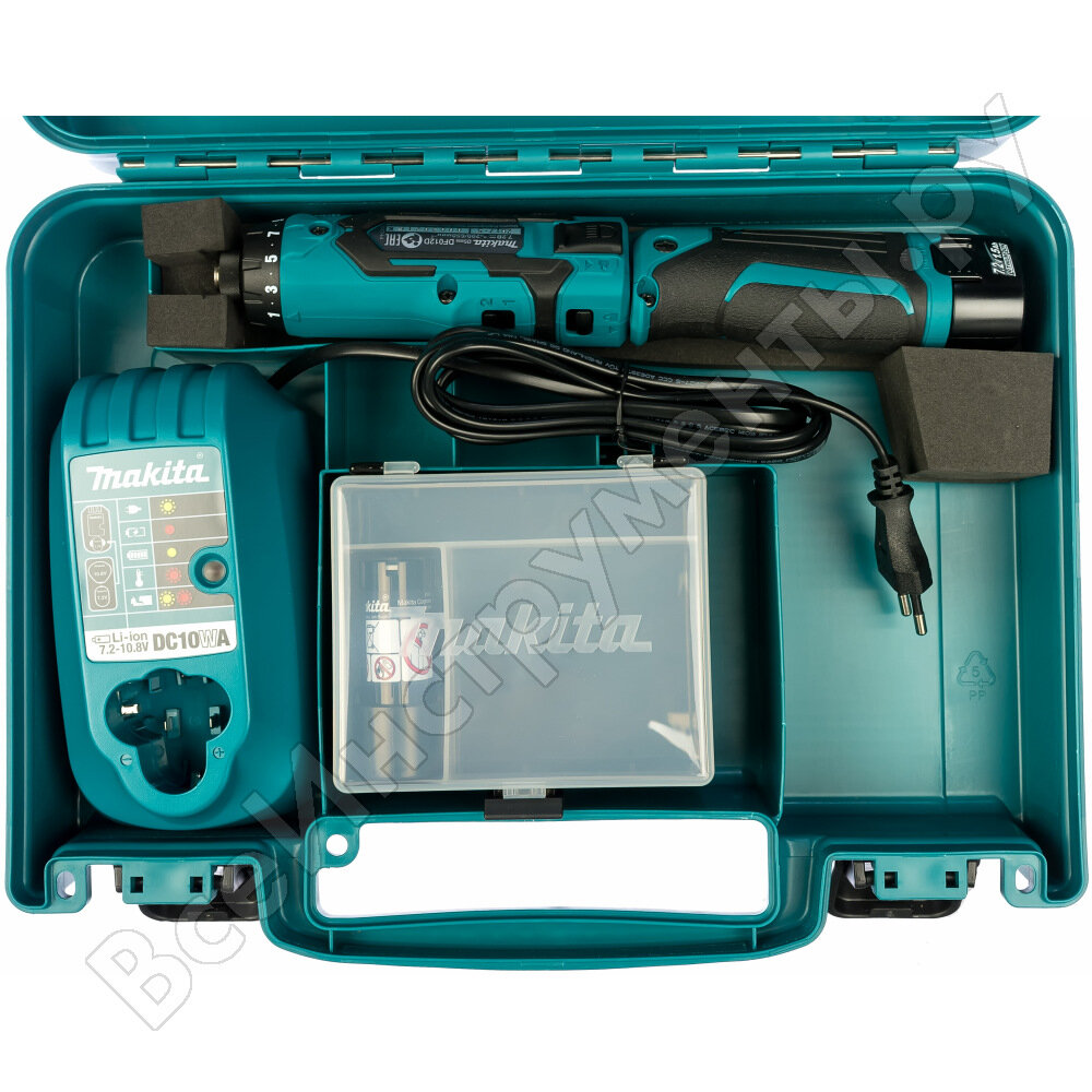 Аккумуляторная отвертка Makita DF012DSE