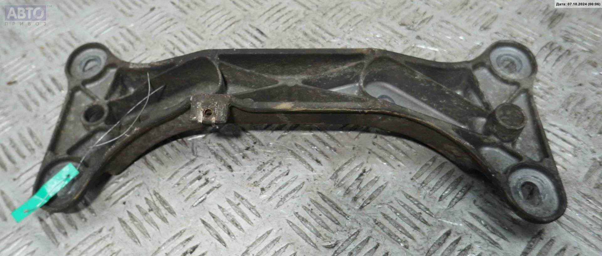 Кронштейн КПП опорный BMW 3 E90/E91/E92/E93 (2005-2013)