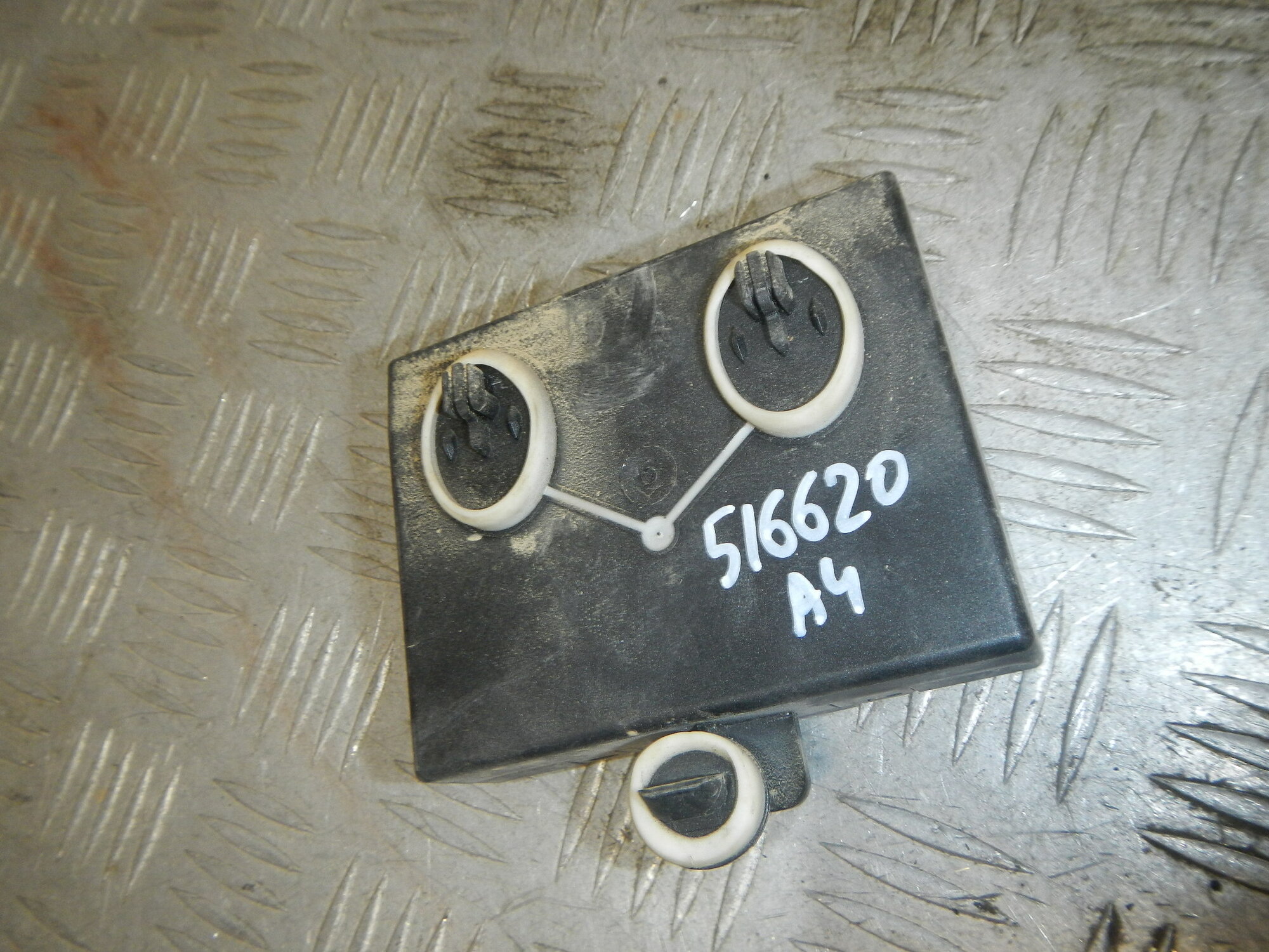 Б/У Блок комфорта, Audi (Ауди)-A4 (B8) (07-15) AUDI A4 (B8) (07-15) Без видимых повреждений. 516620 VAG арт. 8K0959795C