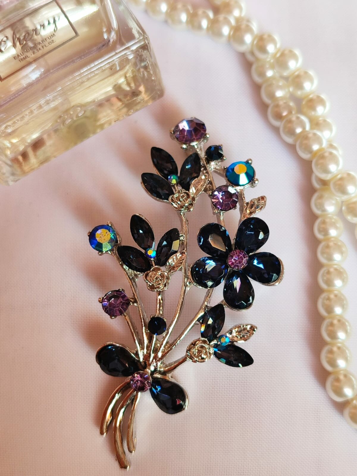 Брошь, стразы