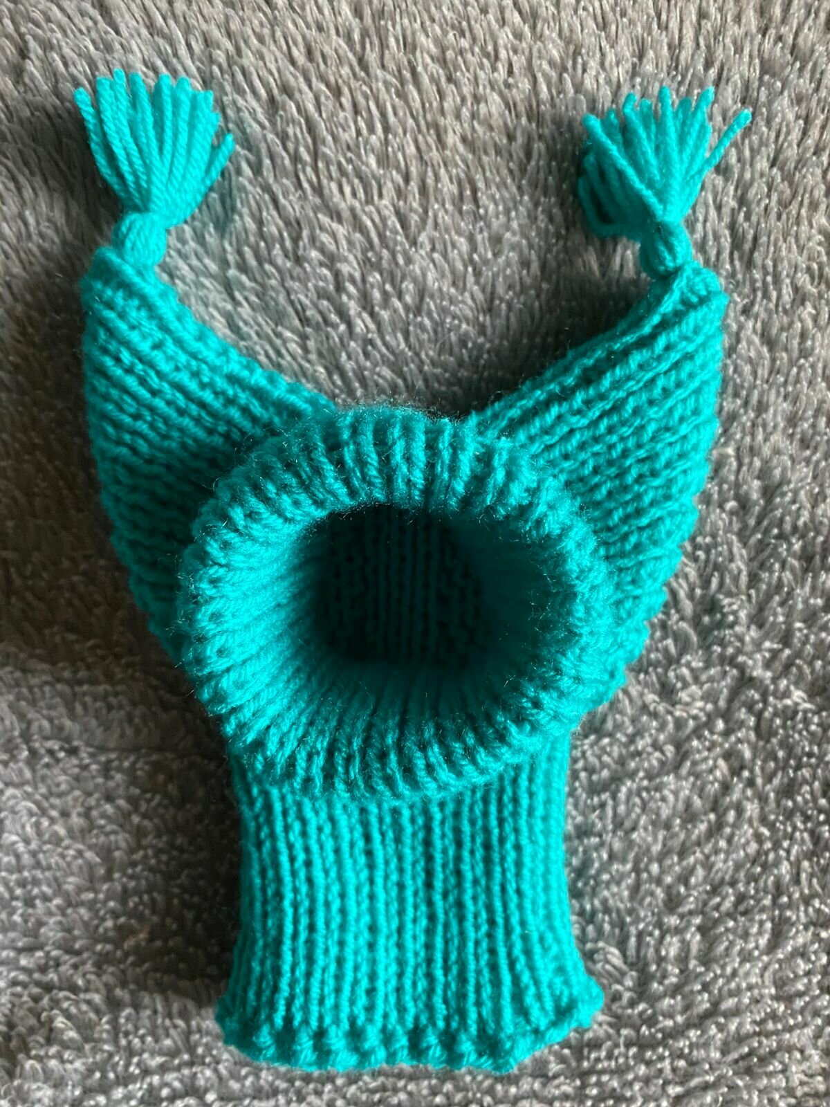 Шапка для собак мелких пород "Нефрит", размер S, пряжа акрил