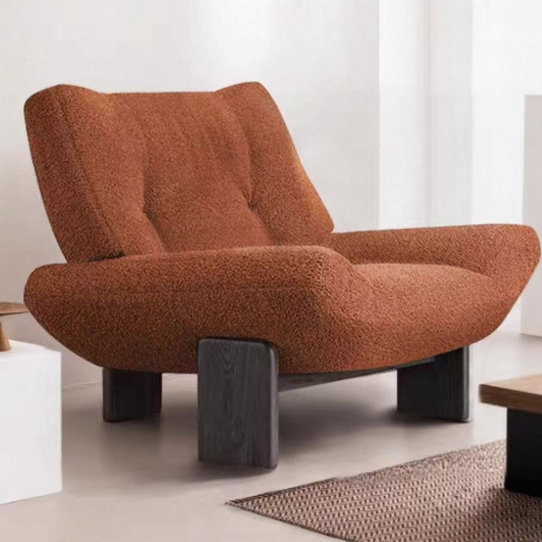 Интерьерное мягкое кресло без подлокотников на деревянных ножках Laon (оранжевый)