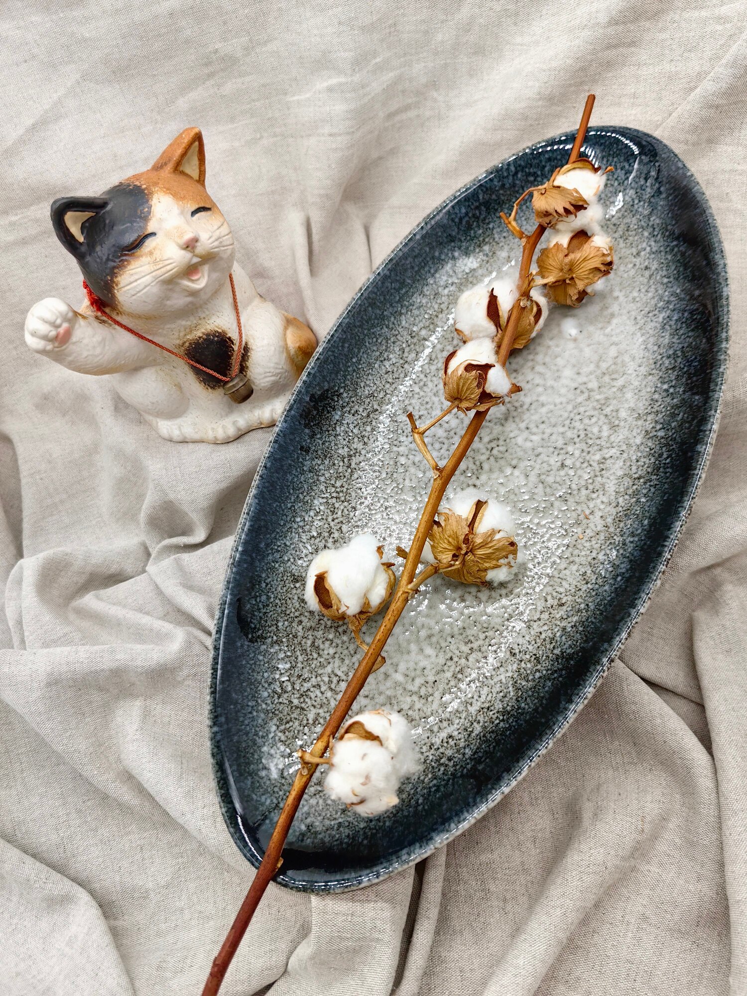 Блюдо для рыбы или мяса "MG Fish" . Японская керамика. Размер 46.5х22.5х5 см.