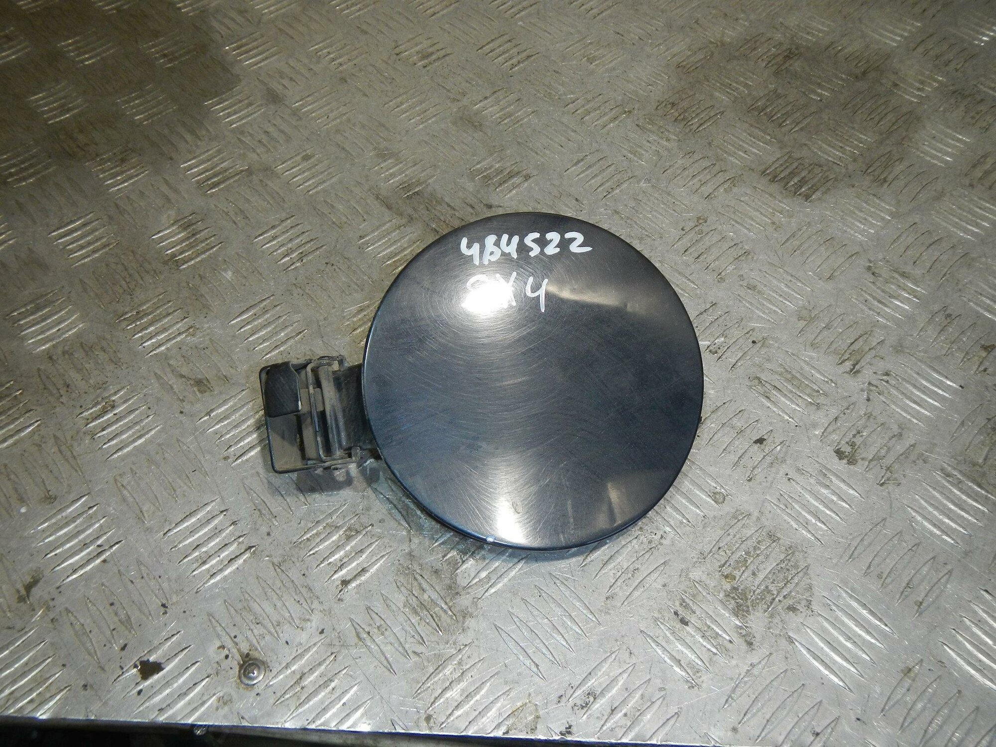 Б/У Лючок бензобака, Suzuki (Сузуки)-SX4 (06-) SUZUKI SX4 (06-) без повреждений. 484522 SUZUKI арт. 6485080J10