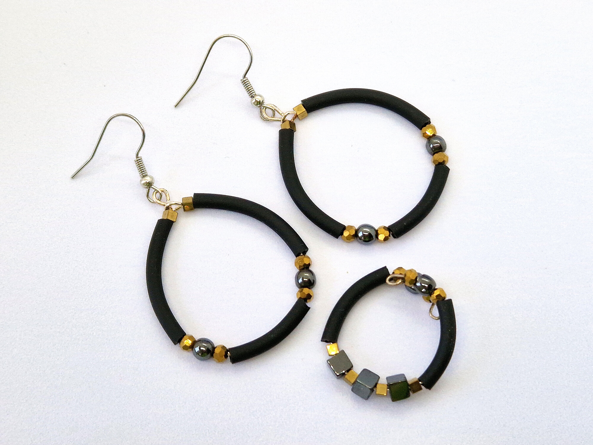 Комплект бижутерии: серьги, гематит