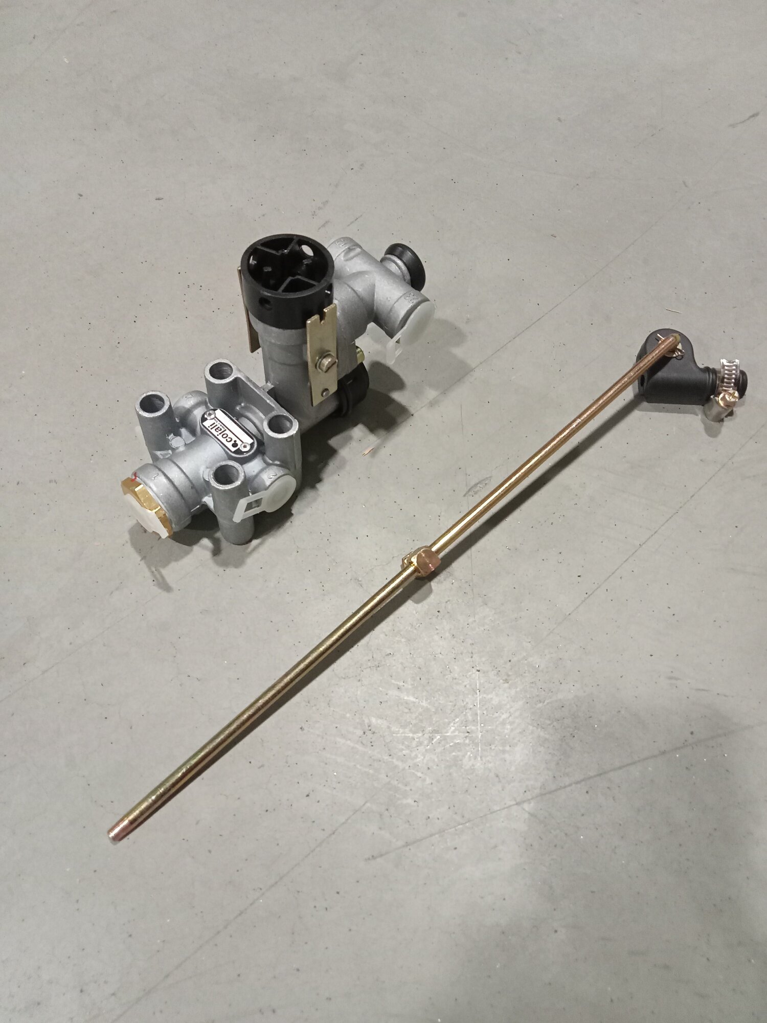 Кран уровня пола ( аналог WABCO ) BPW. DAF , арт. 2214403 Cojali