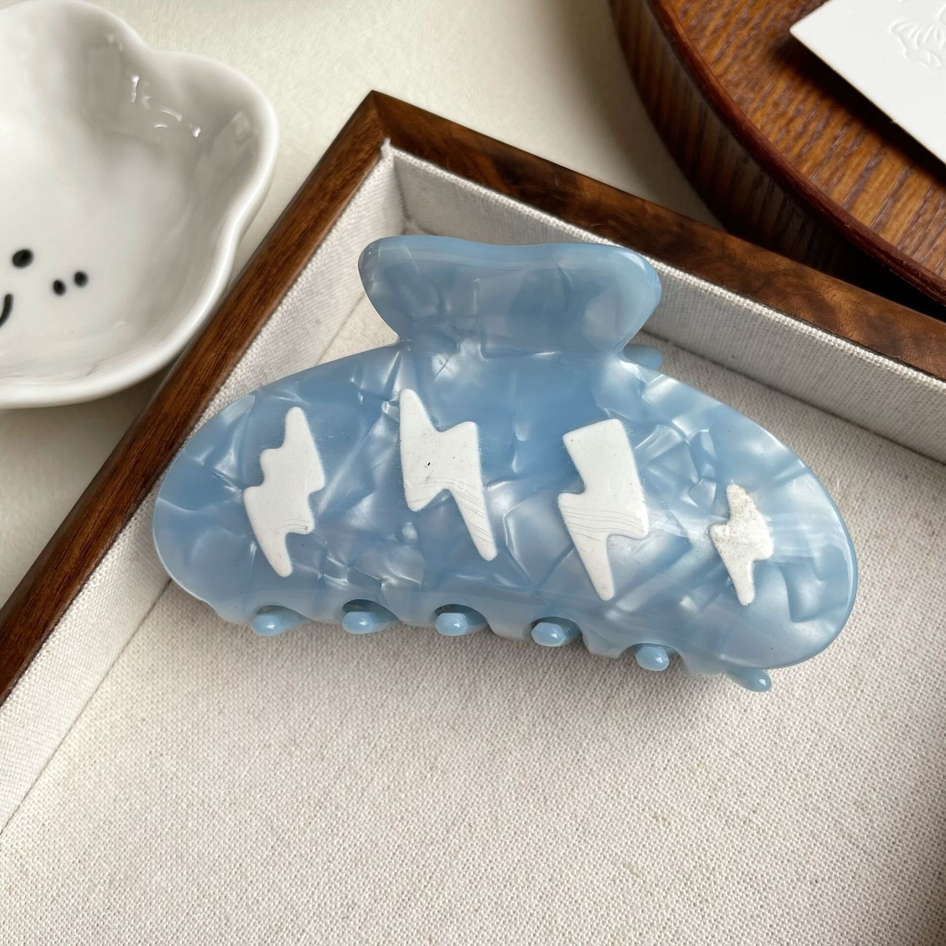 Заколка-краб для волос loveunge фигурная, Молнии, голубой, 1 шт