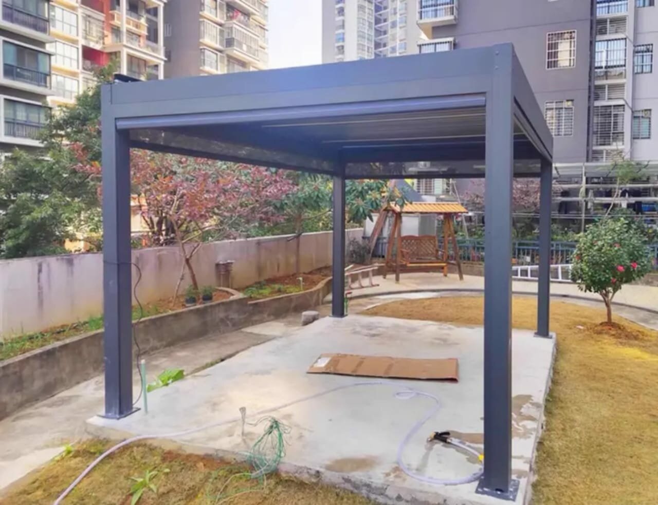 Пергола алюминиевая с электрическим управление с пульта и подсветкой pro 4 на 5