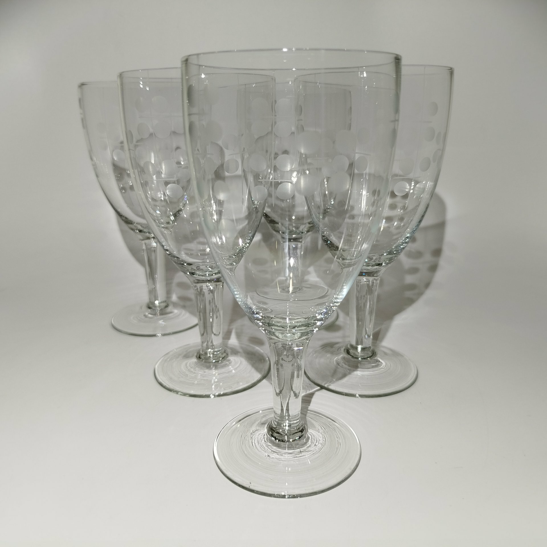 Набор бокалов на 6 персон, украшенных ягодным декором, стекло, резьба, СССР