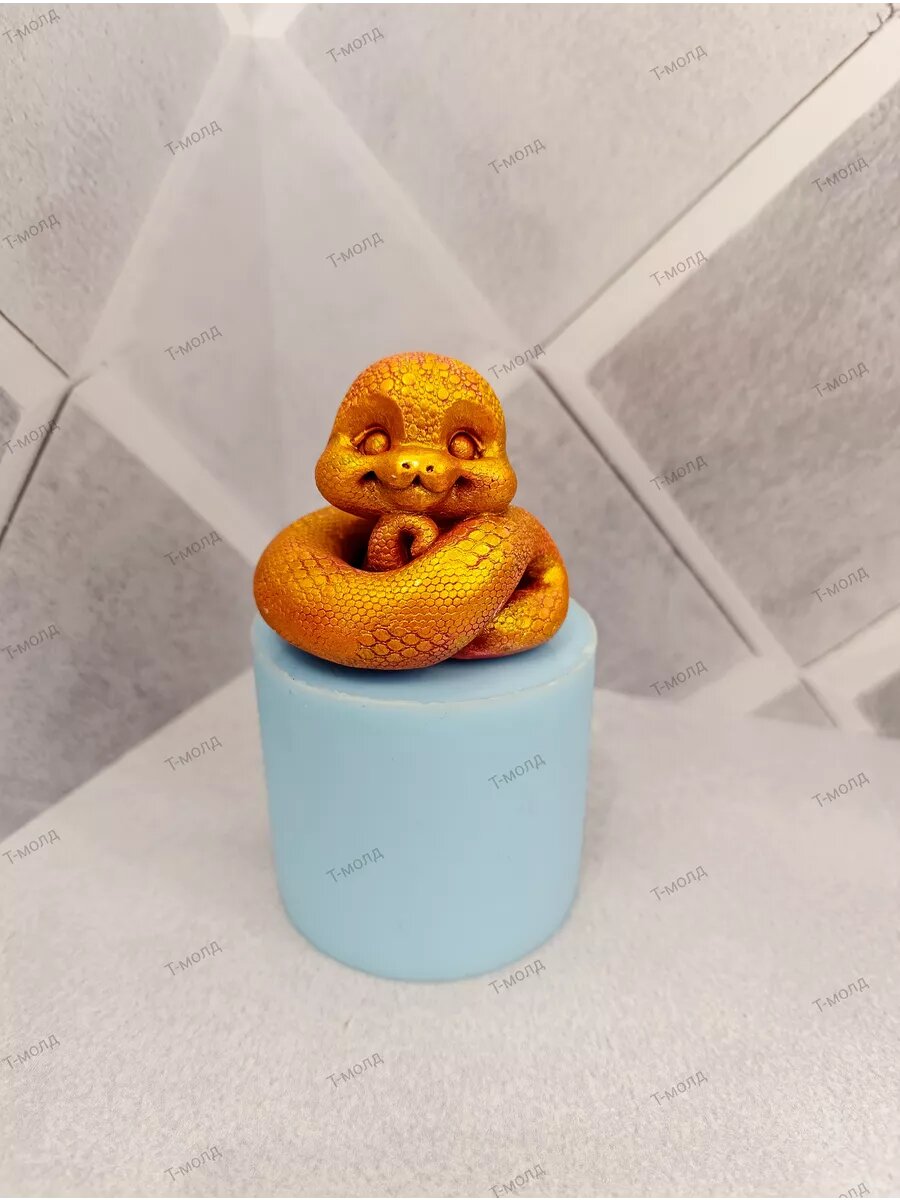 Молд силиконовый "Малыш змей". Высота готового изделия 6,5 см.