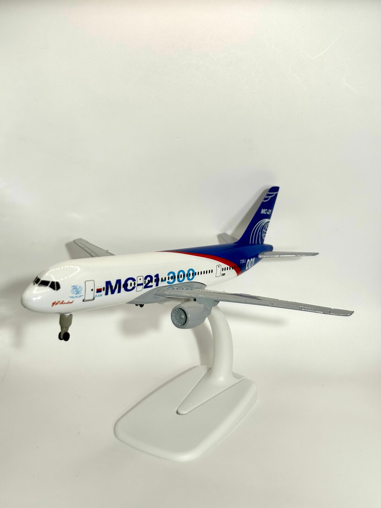 Металлическая модель самолета МС-21