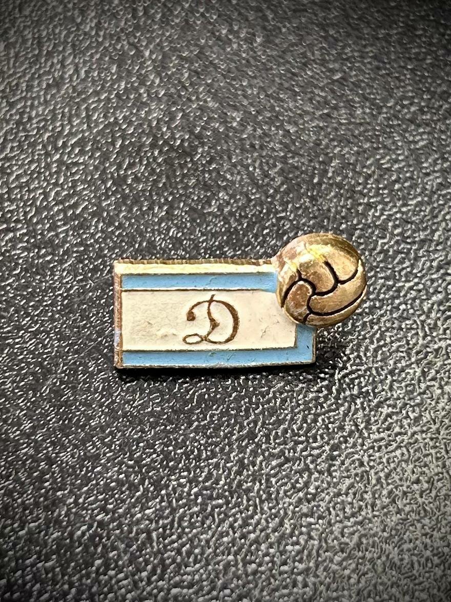 Значок футбольного клуба "Динамо", винтажный, СССР. В отличном состоянии