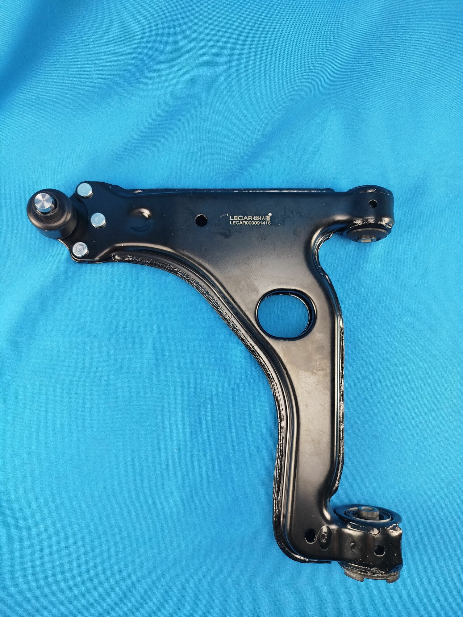 Рычаг передний нижний левый "LECAR" для автомобилей Opel Astra H 07->, Zafira A, B 05->, C 11->, Meriva II 10->