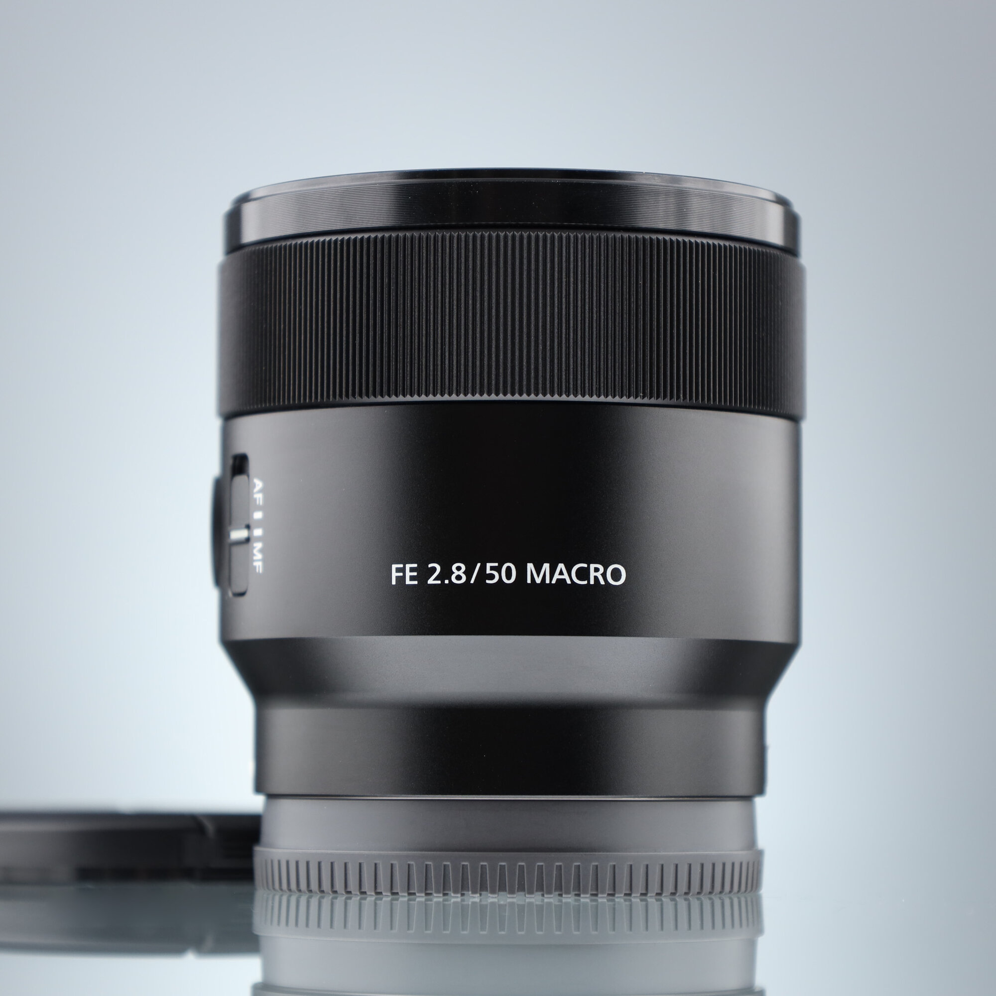 Объектив Sony FE 50mm f/2.8 Macro SEL50M28