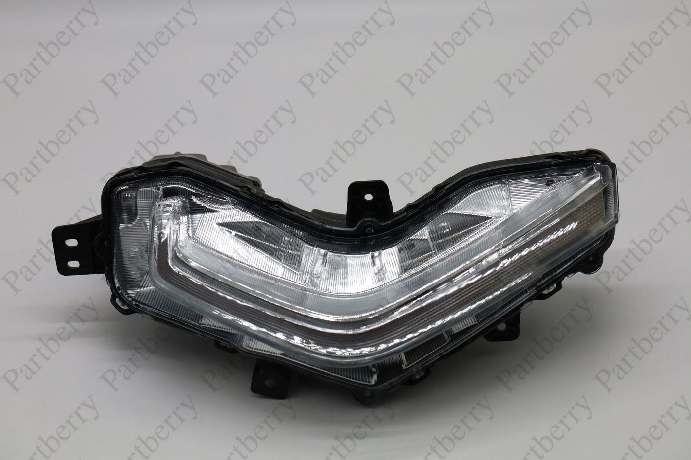 Фара дневных ходовых огней правая PARTBERRY PB1114047 для GREAT WALL 4137101XST01A.