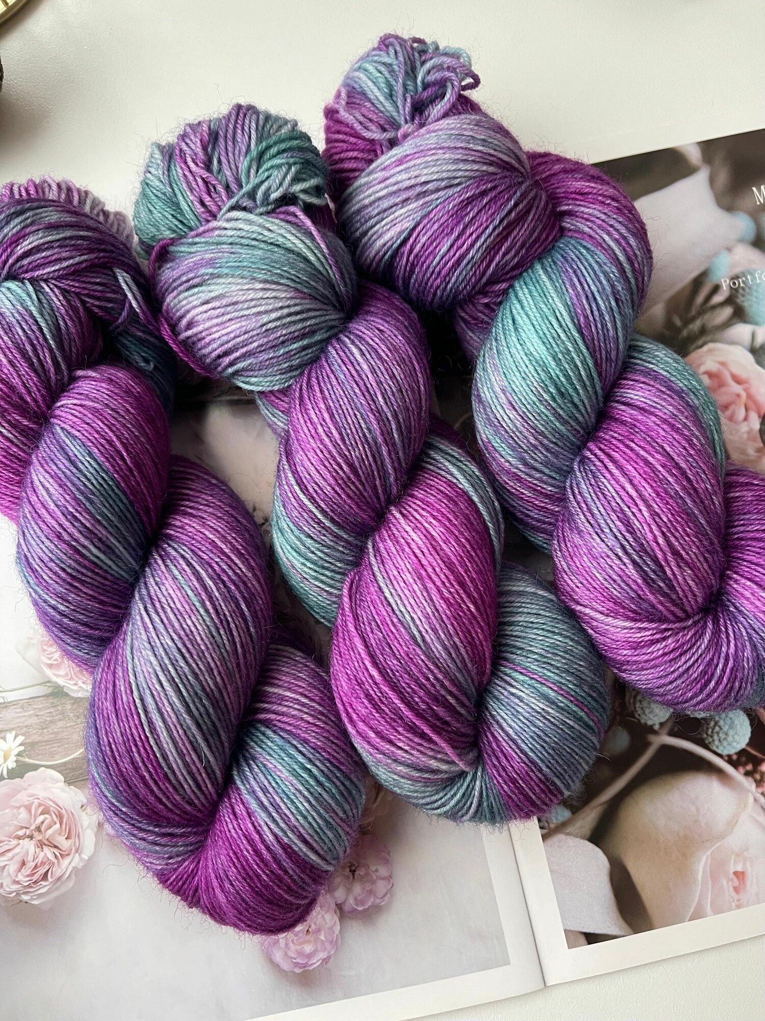 Носочная пряжа ручного крашения.