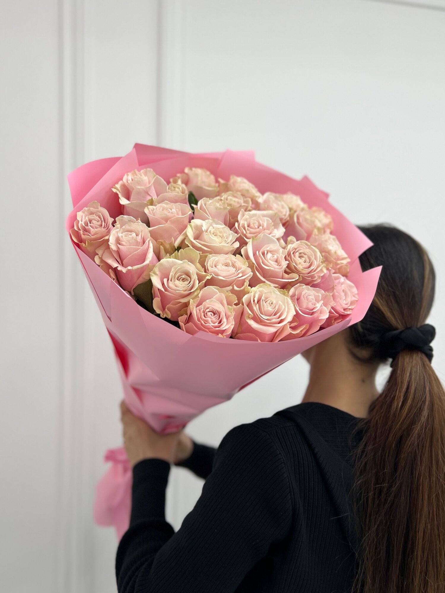 Гламелия цветы Розовый Олимп: монобукет из 21 розы Эквадор Pink Mondial – купить свежие цветы с доставкой в Москве
