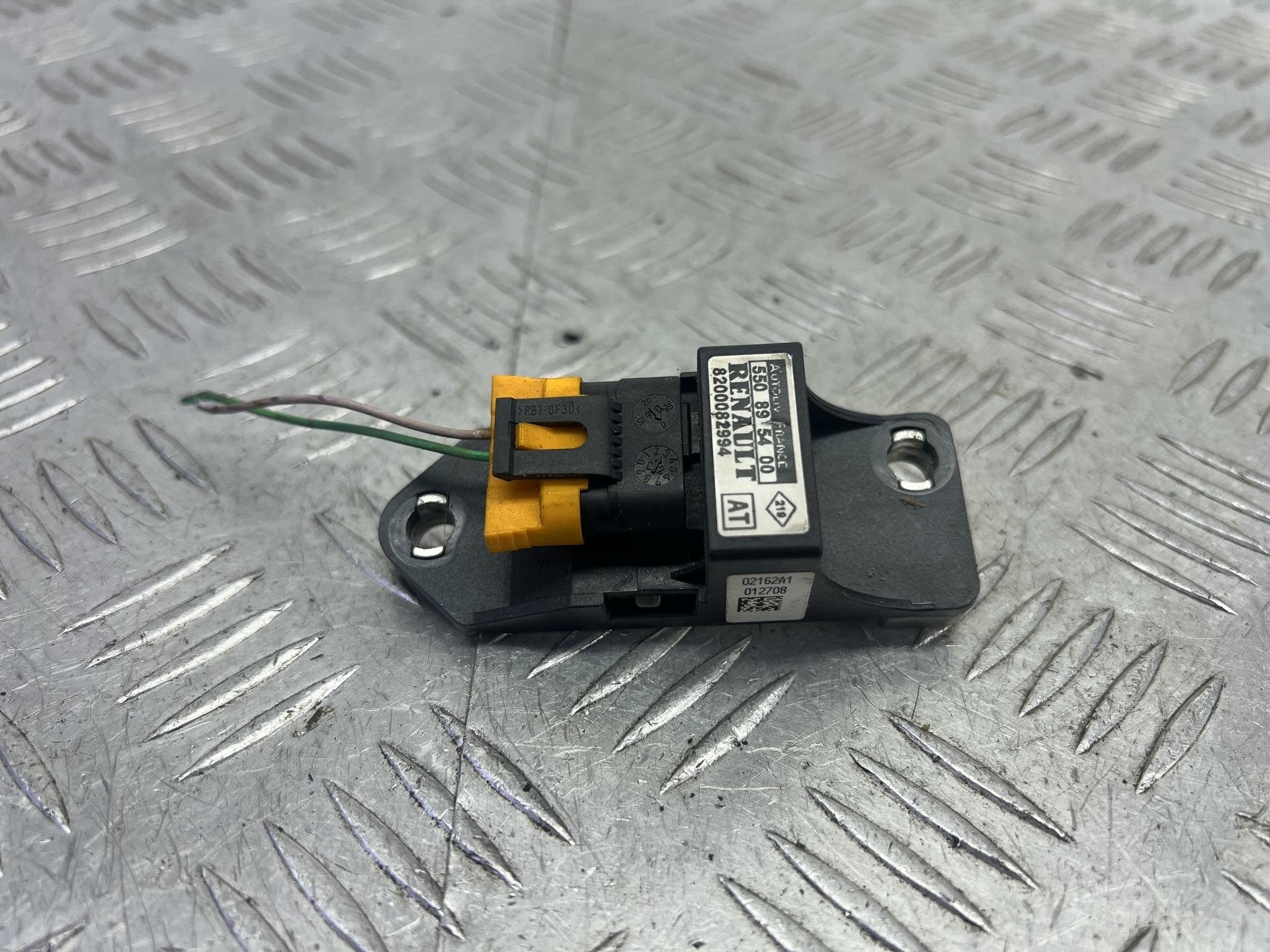 Датчик удара Renault Scenic рест. 2002 8200082994