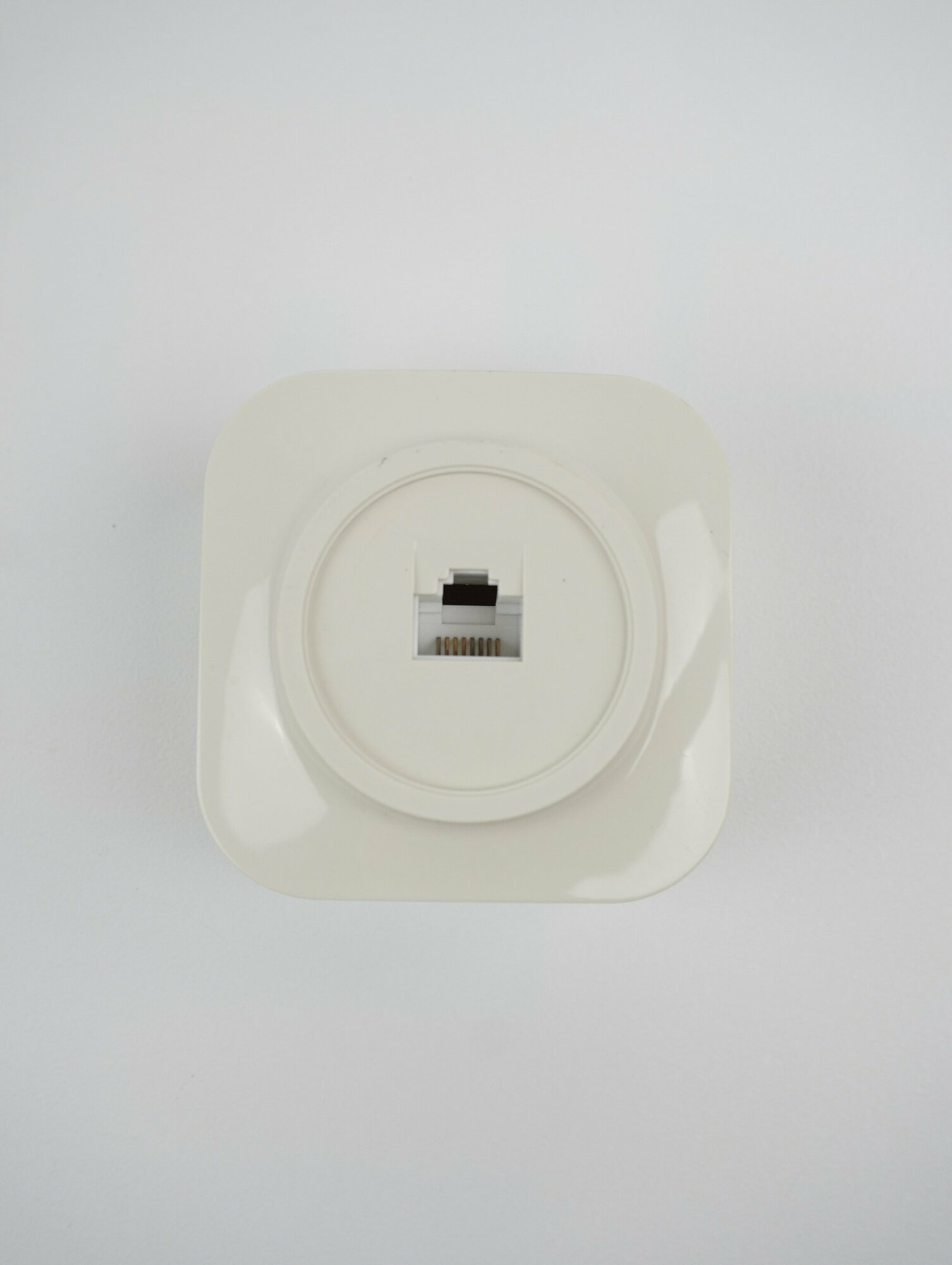 Розетка компьютерная одноместная серия IONICH о/у 1А RJ45 слоновая кость (ivory) (еврослот) 1432