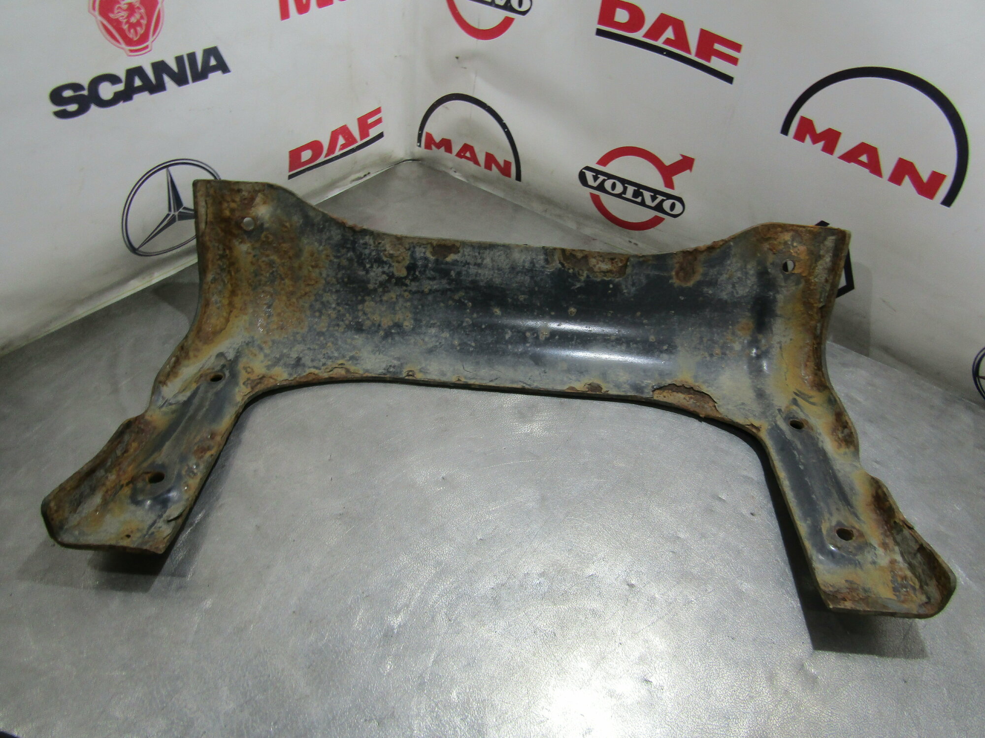 Траверса рамы Scania P, R, G