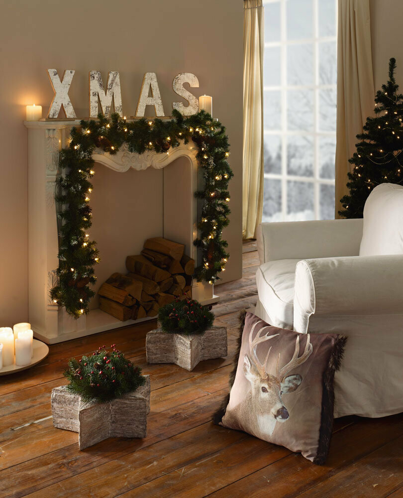 Декоративная световая гирлянда с шишками, 270 см