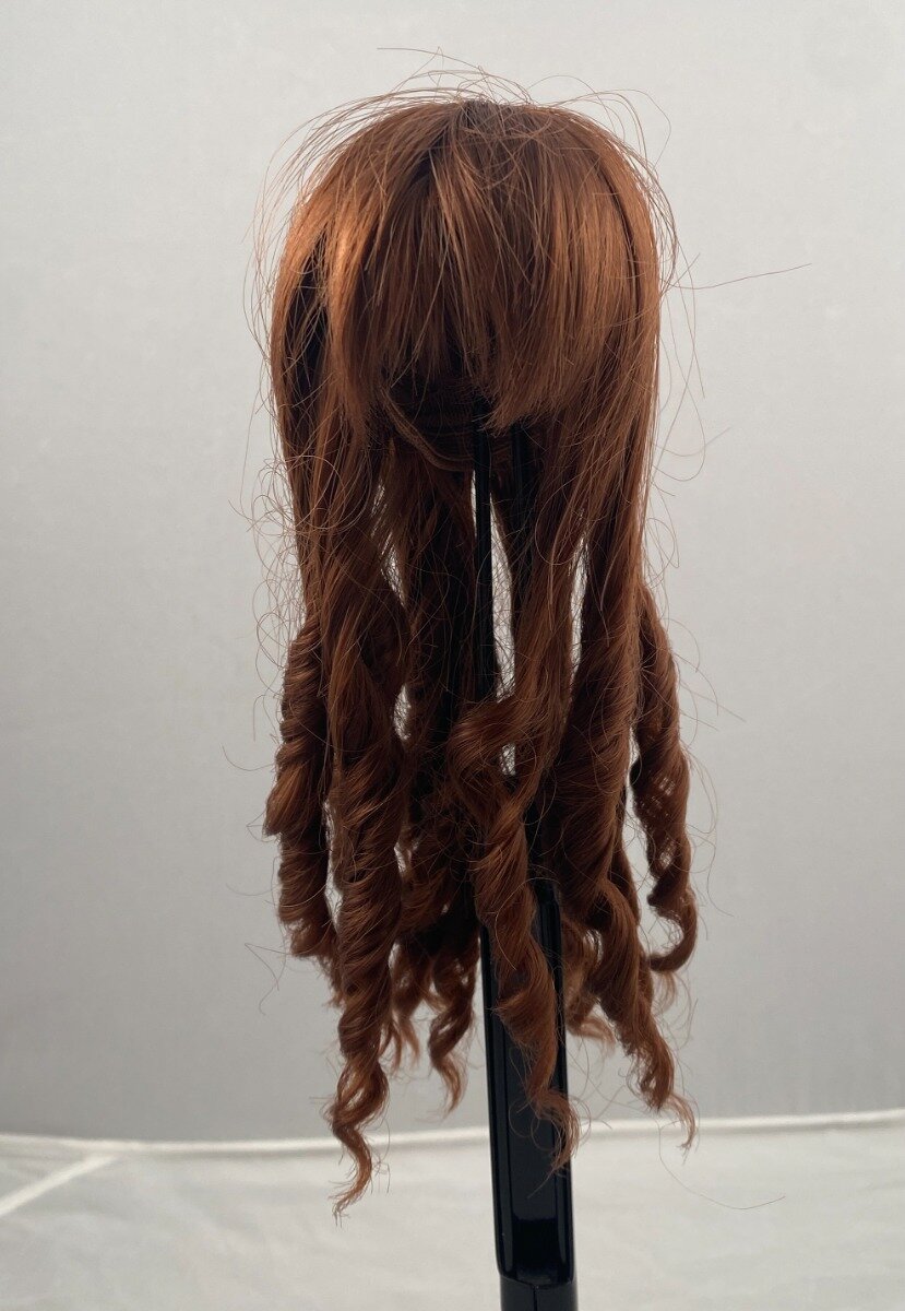 Парик для БЖД кукол DollGa Wig W117 (с длинными локонами, бордовый, размер 6-6,5 дюймов/15-16,5 см)