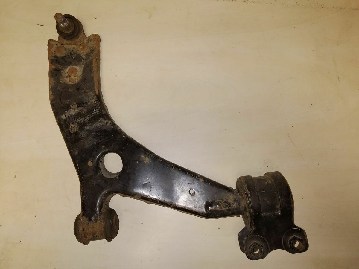 Рычаг подвески передний правый Ford Focus 2 C-Max