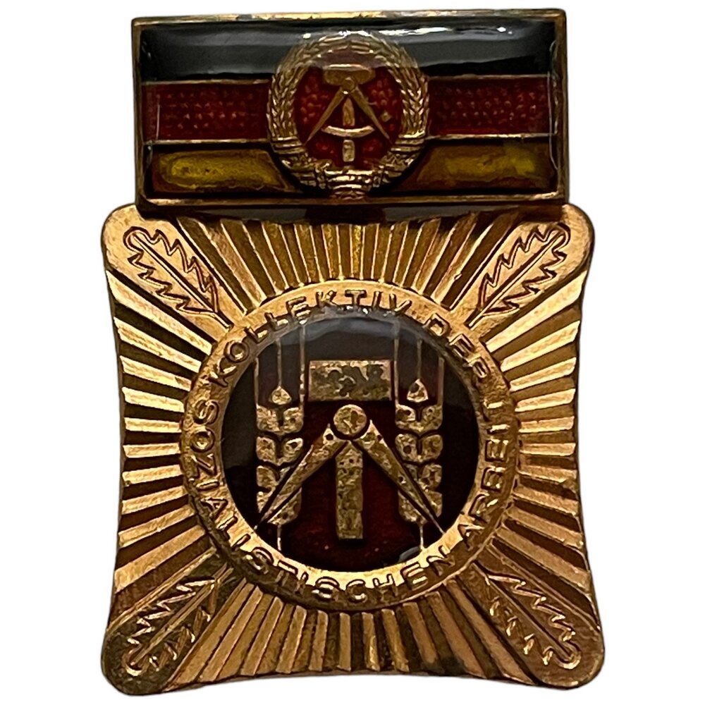 ГДР, медаль "Коллектив социалистического труда" 1961-1990 гг. (лакированный в коробке)