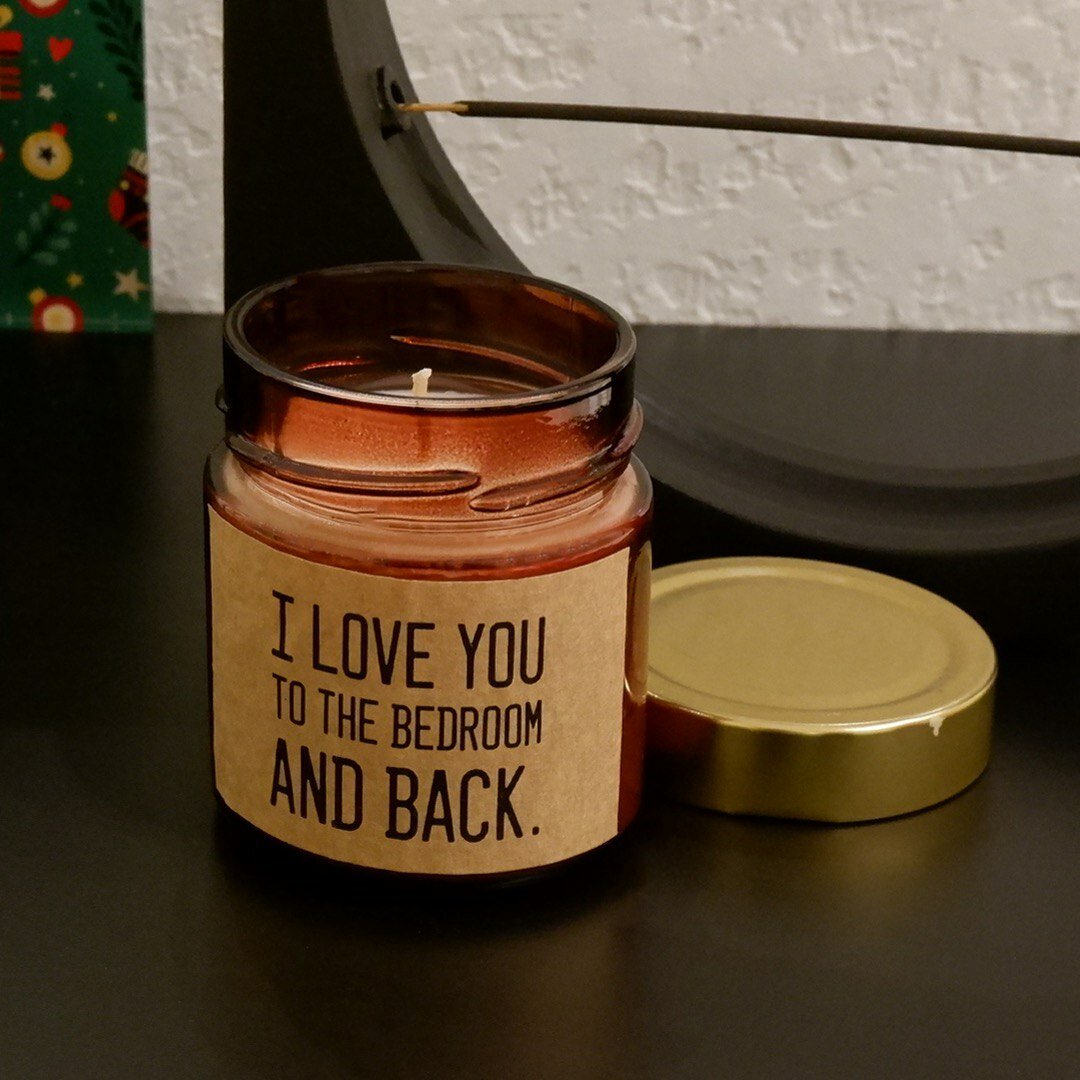 Ароматическая свеча "Банка кофе" с ароматом Черный гранат в стеклянной банке с жестяной крышкой